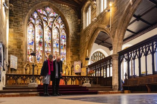 Parts of a church : inside : features : altar, windows, etc