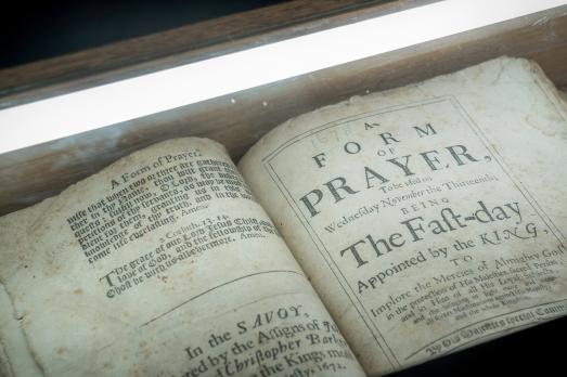 Parts of a church : inside : features : altar, windows, etc